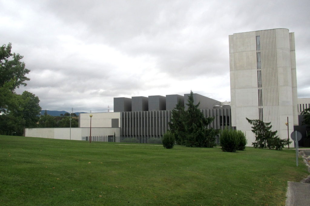 Nuevo edificio de la facultad de económicas de la UNAV - Naserges